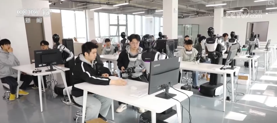 撸猫、喂养、夹豆腐，不在话下！人形机器人应用场景遍地开花 催生消费新业态-行业资讯-自动化新闻-中国自动化网(ca800.com)